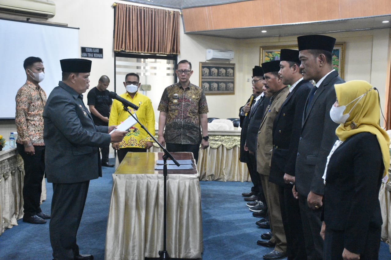 Azwar Hadi Lantik 10 Pejabat Administrator dan Pengawas | Perspektif Lampung